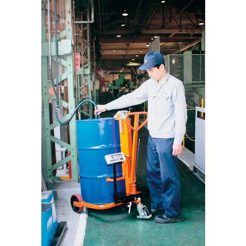 【廃番】TRUSCO 秤付ドラム缶運搬車 250kg 油圧式 820X800XH1090 TYDT-250の通販｜現場市場